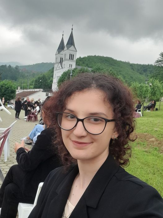 Nga:Brenda A. Gojani